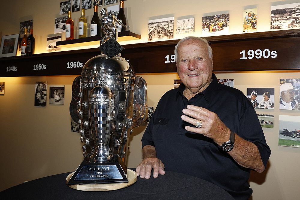 BorgWarner honors Indy 500 legend Foyt with special trophy
