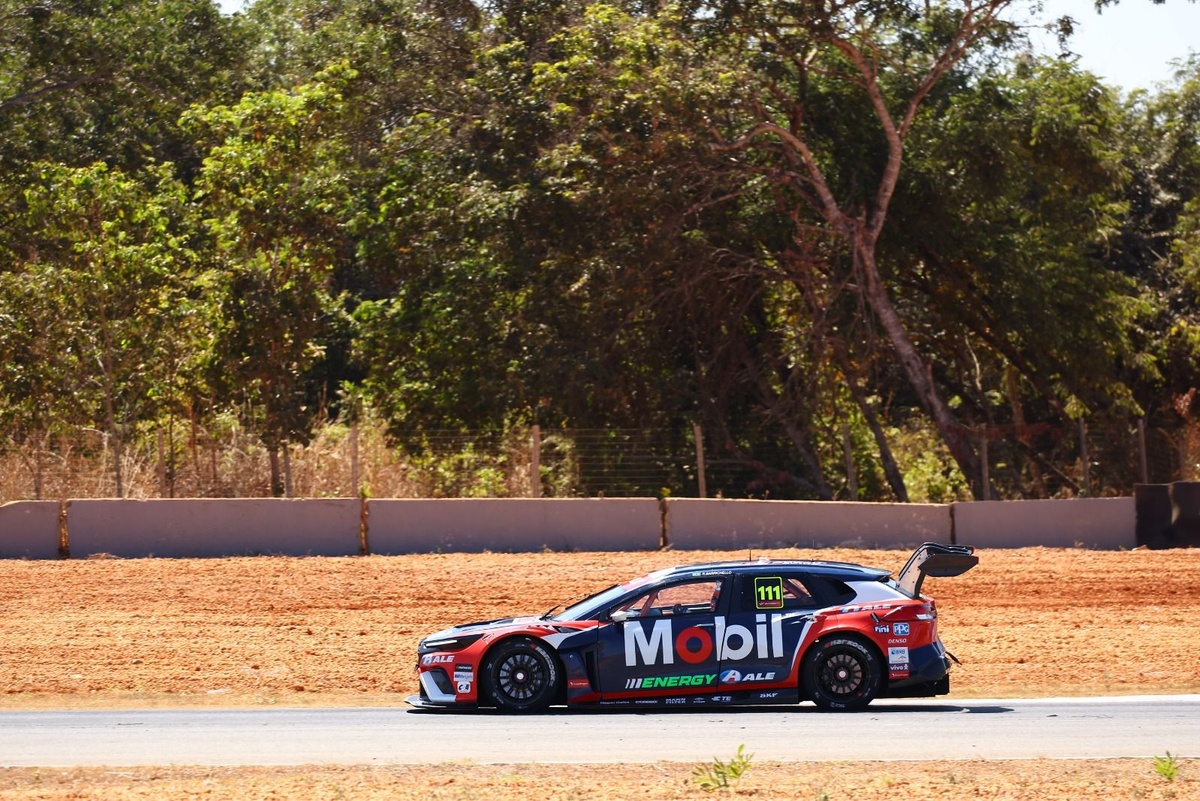 Barrichello é P14 em Curvelo e mira final da NASCAR Brasil