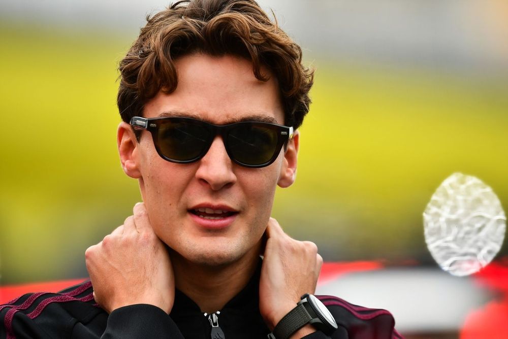 George Russell beats AI-controlled Mercedes in MrBeast mega racing ...