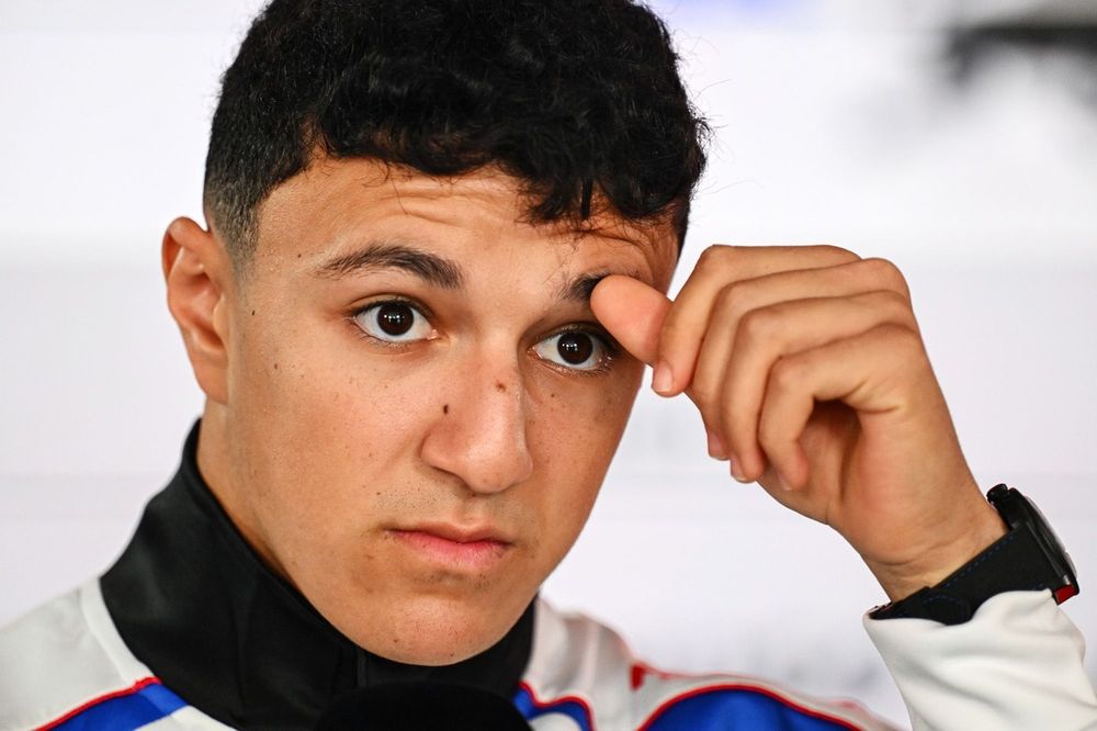 Hadjar reageert op Red Bull-geruchten: "Ik geef er niets om"