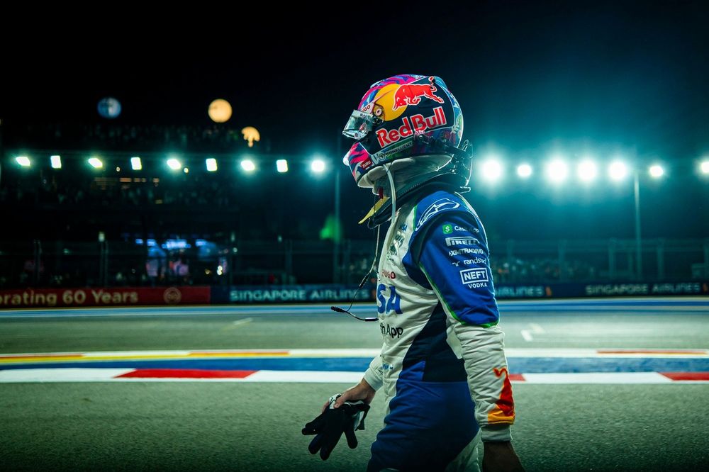 Liam Lawson crashes out of Singapore FP3: Racing Bulls face tight ...