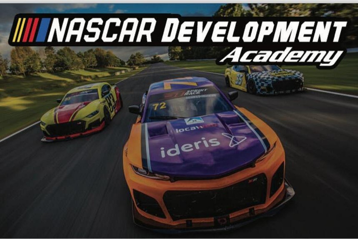NASCAR Development Academy-A bordo do verdadeiro carro de corrida