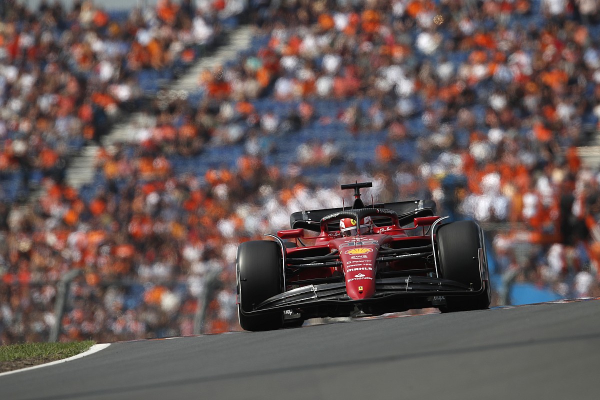 Ferrari bovenaan op eerste dag Dutch Grand Prix, Verstappen P8