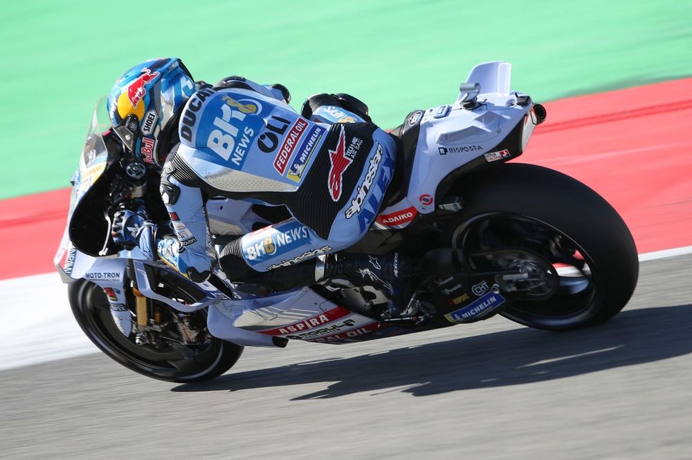 Álex Márquez wint spannende strijd om MotoGP-sprintzege in Portugal