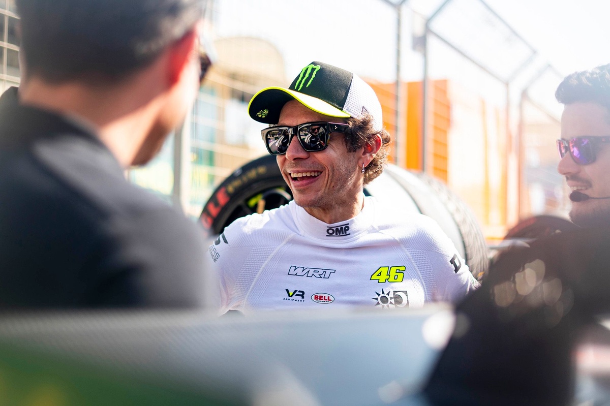 Rossi signs new BMW contract, returns to GT World Challenge