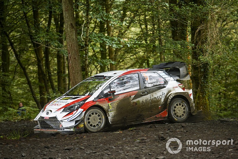 Rally GB WRC: Meeke keeps lead ahead of Neuville