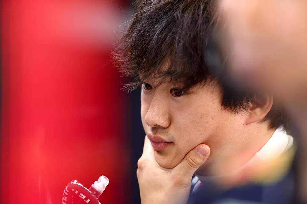 Yuki Tsunoda yet to sign 2026 Honda contract amid Red Bull-Ford role