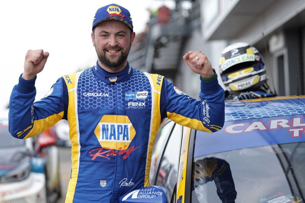 BTCC racer Rowbottom gets two more years with NAPA/Alliance after heart ...