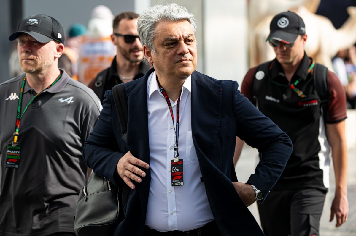 F1 - De Meo: "Quatro semanas para decidir sobre motor Mercedes"