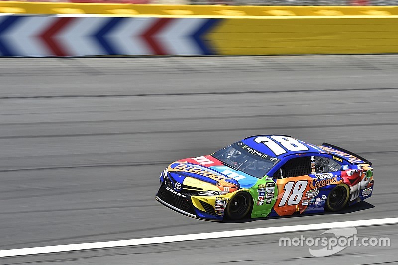 Kyle Busch aparece al final y gana la All Star Race
