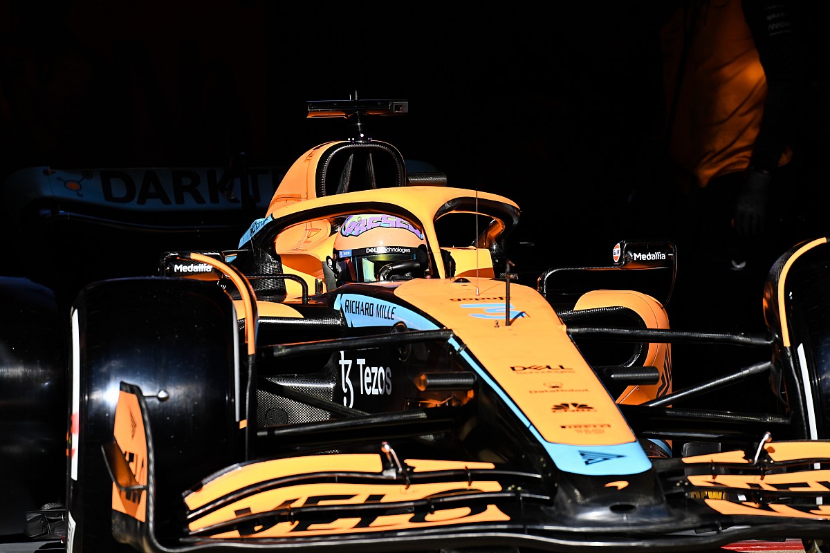 2022 F1 Barcelona test: Ricciardo tops red-flagged morning on day two