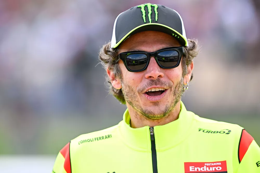 Cómo Valentino Rossi sigue asombrando cuando habla con sus pilotos en ...