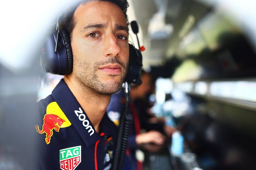 The five challenges between Ricciardo and Perez's Red Bull F1 seat