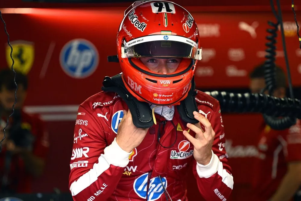 Tifosi swarm Monza gates amid Ferrari fever as Lewis Hamilton attends ...