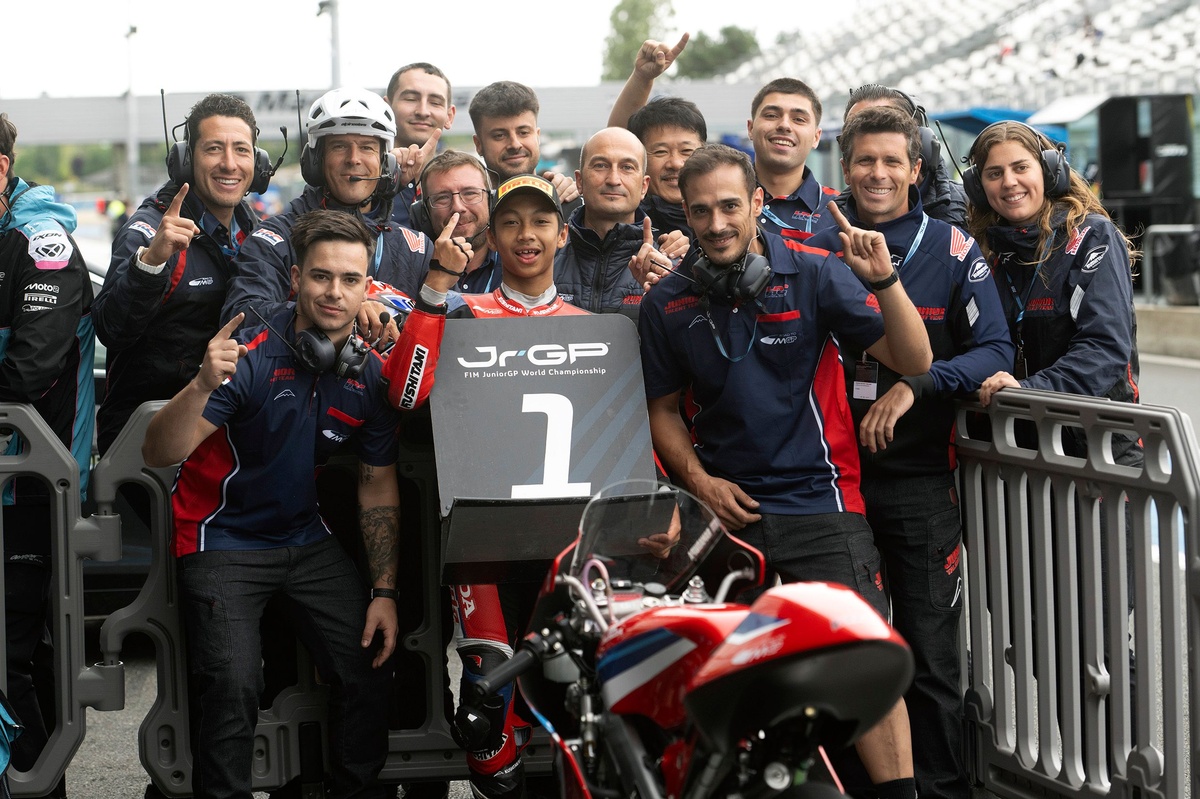 Kiandra Ramadhipa Bikin Indonesia Raya Berkumandang di Barcelona