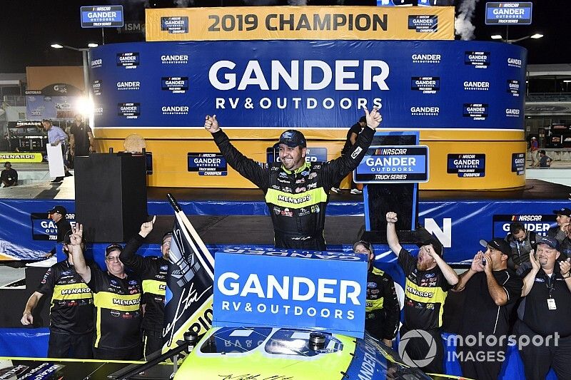 Austin Hill takes Homestead Truck win, Crafton wins title