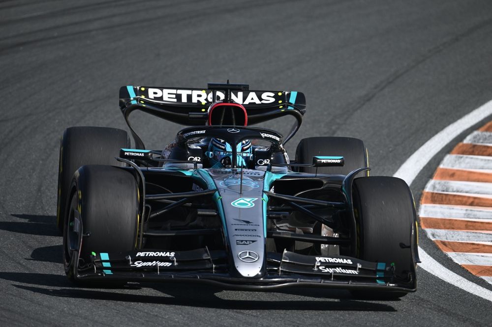 Russell zet Mercedes bovenaan in Zandvoort, Max Verstappen vijfde in F1 ...