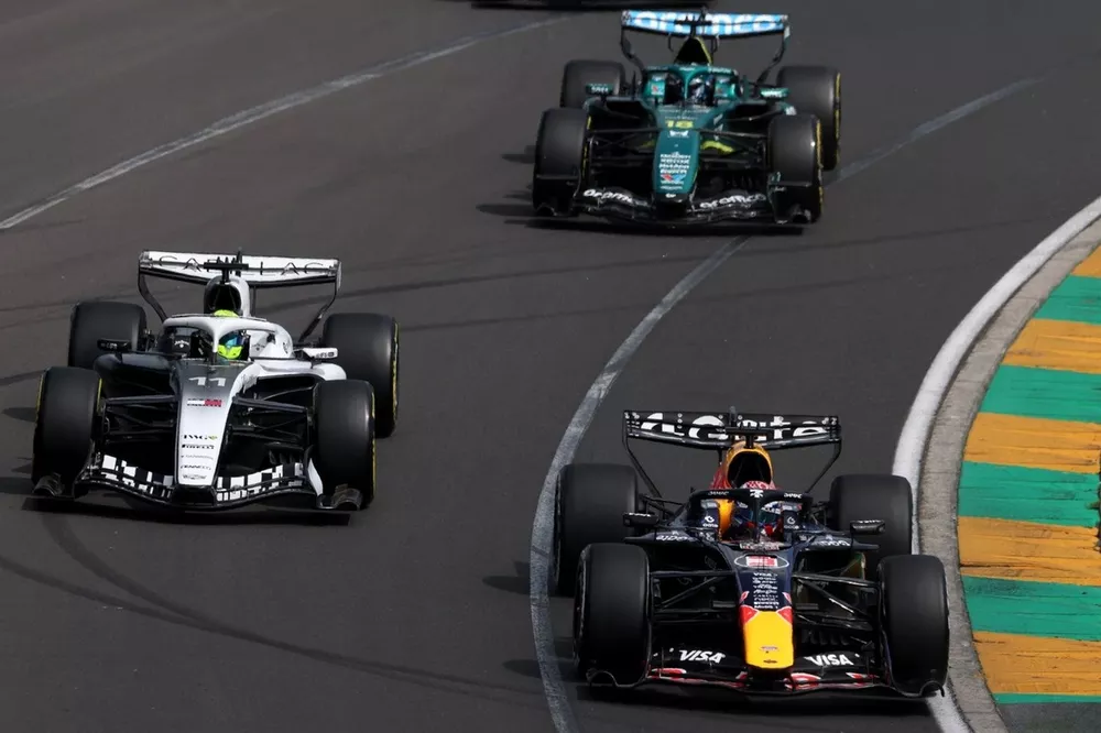 Max Verstappen ziet eenvoudige oplossing voor startprobleem met nieuwe ...