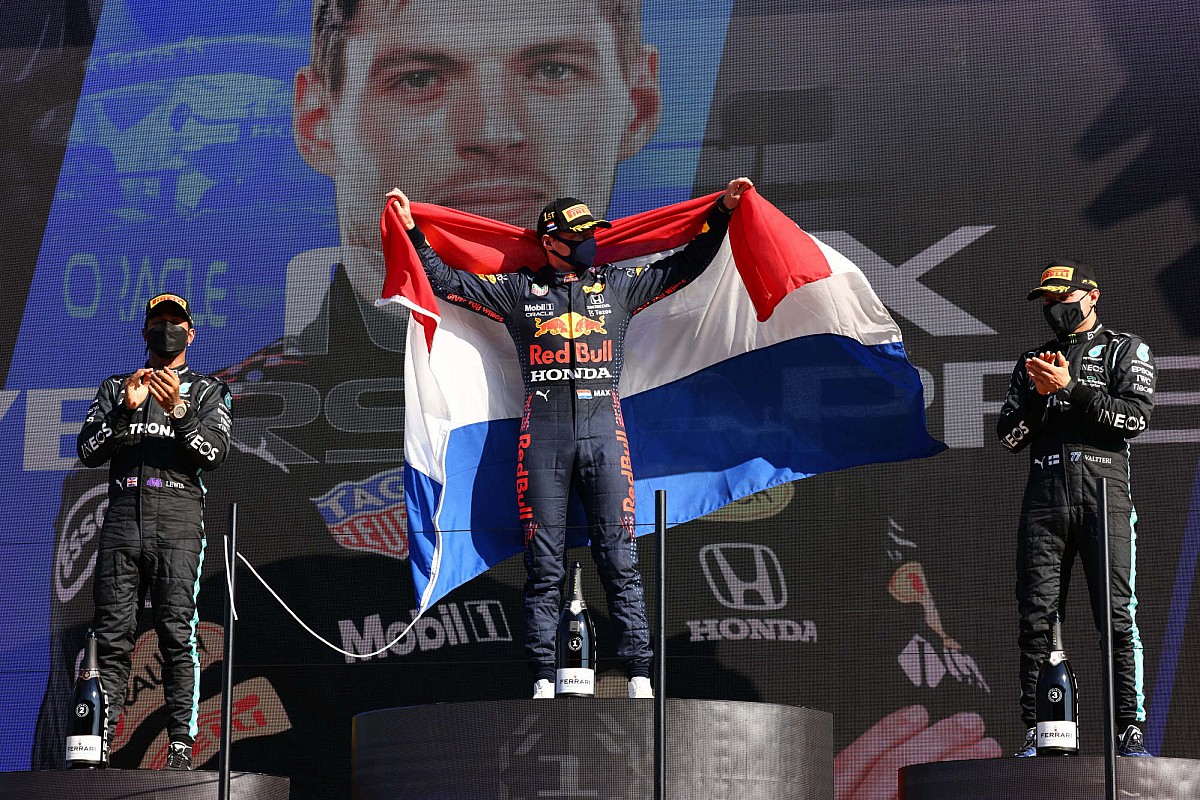 Horner: Verstappen não tem nada a perder na luta contra Hamilton