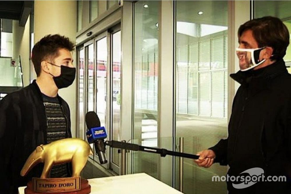 Striscia "premia" Charles Leclerc con il tapiro d'oro