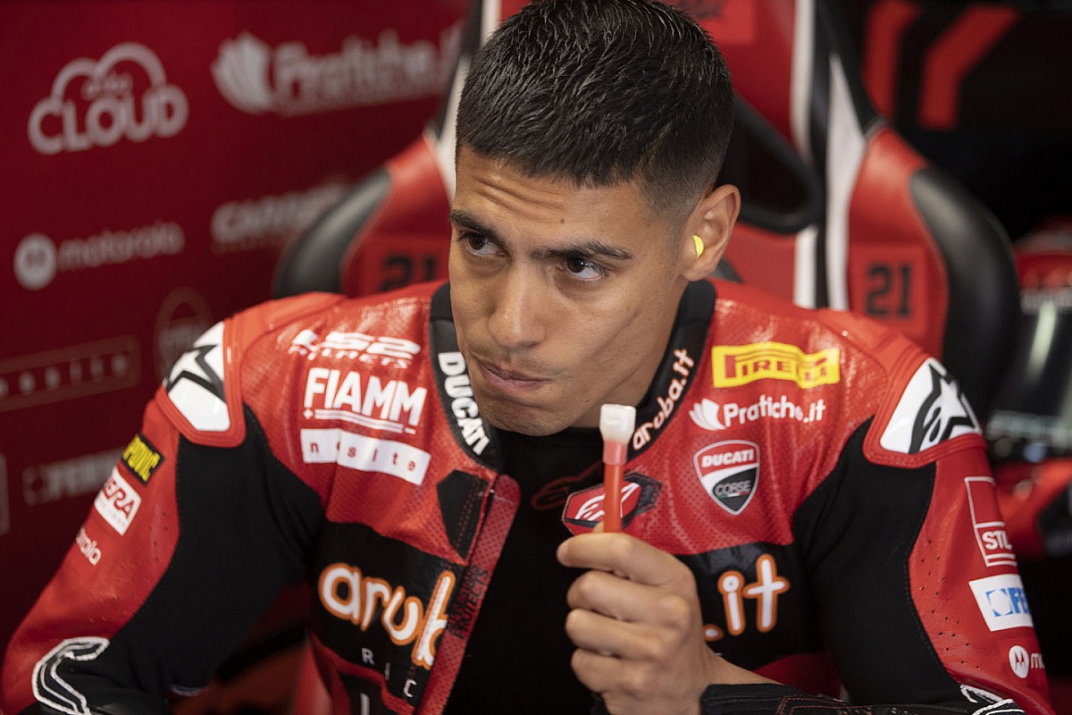 SBK | Rinaldi attacca Bassani: "Mi ha colpito di proposito"