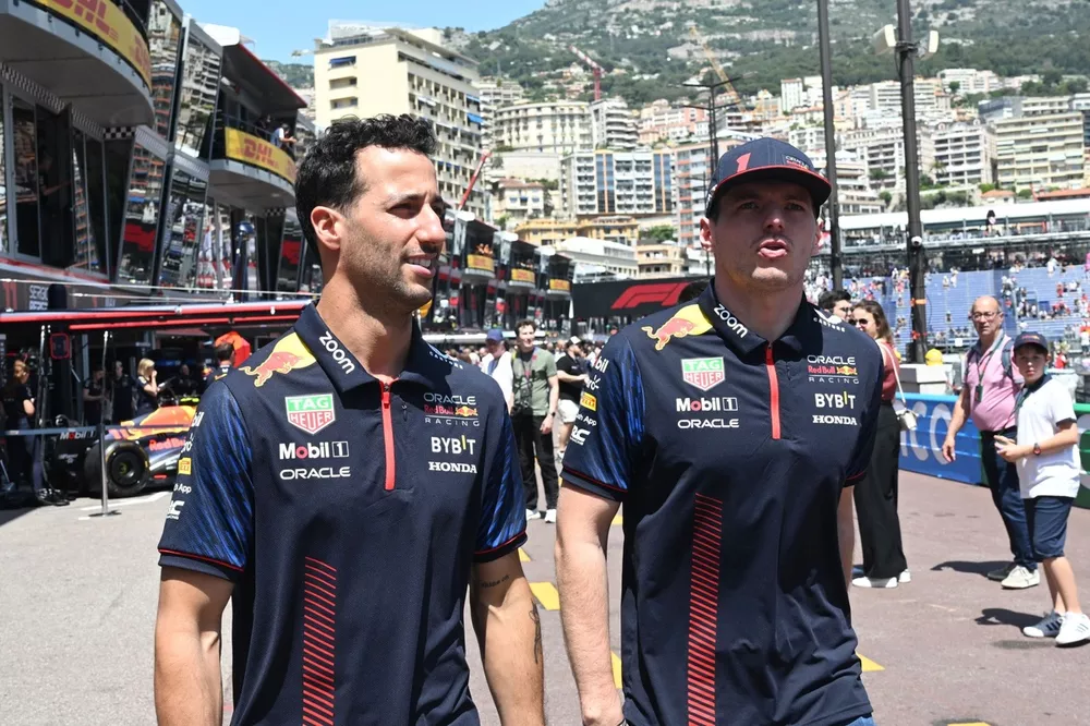 Daniel Ricciardo makes Red Bull appearance as Max Verstappen and Arvid ...