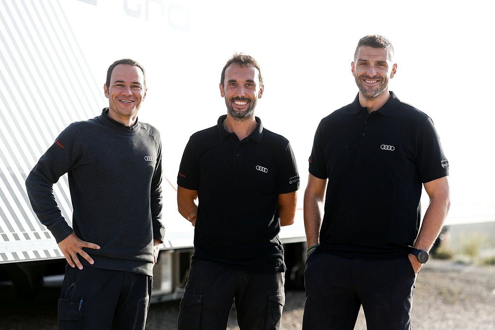 Los ingenieros españoles del coche de Sainz y Audi en el Dakar
