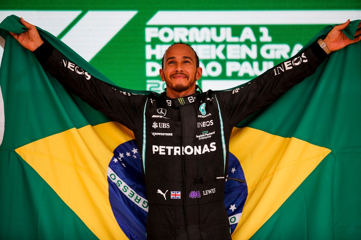 Hamilton se convierte en ciudadano honorario de Brasil