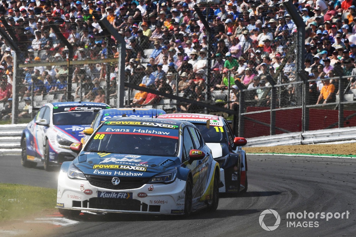 Introducing the breakout BTCC star who put the golf clubs away