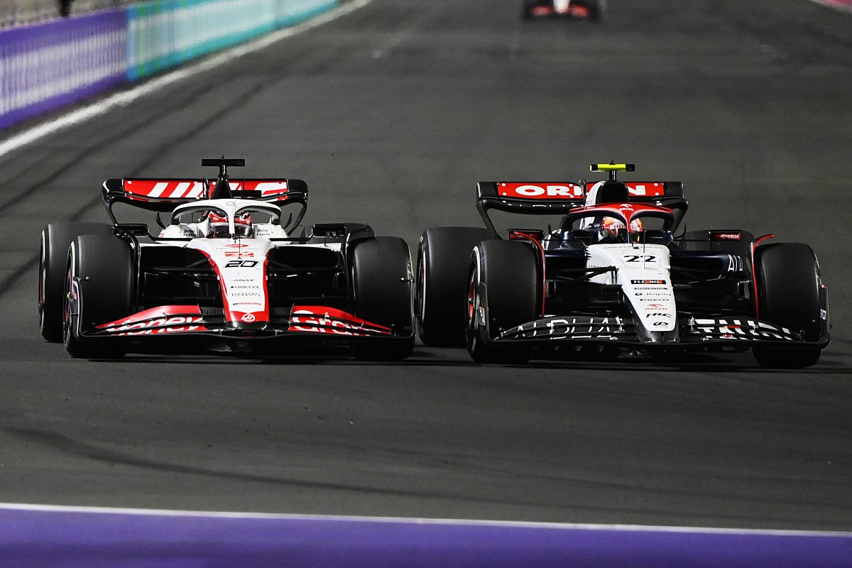 ライバルからも称賛。角田裕毅、F1サウジGPで入賞逃すも対峙したマグヌッセンは「ユウキのディフェンスは素晴らしかった」