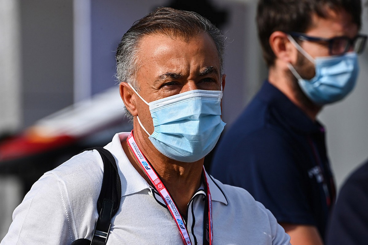 Alesi contou seus causos na F1 para não ser preso por fogos; veja