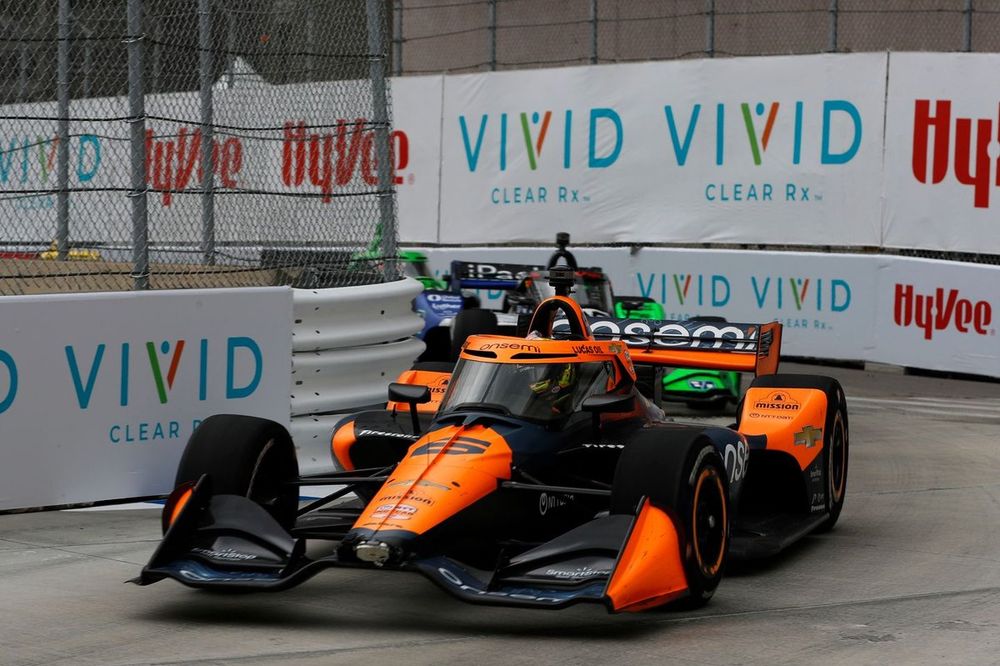 IndyCar teams condemn Pourchaire death threats for Canapino Detroit clash