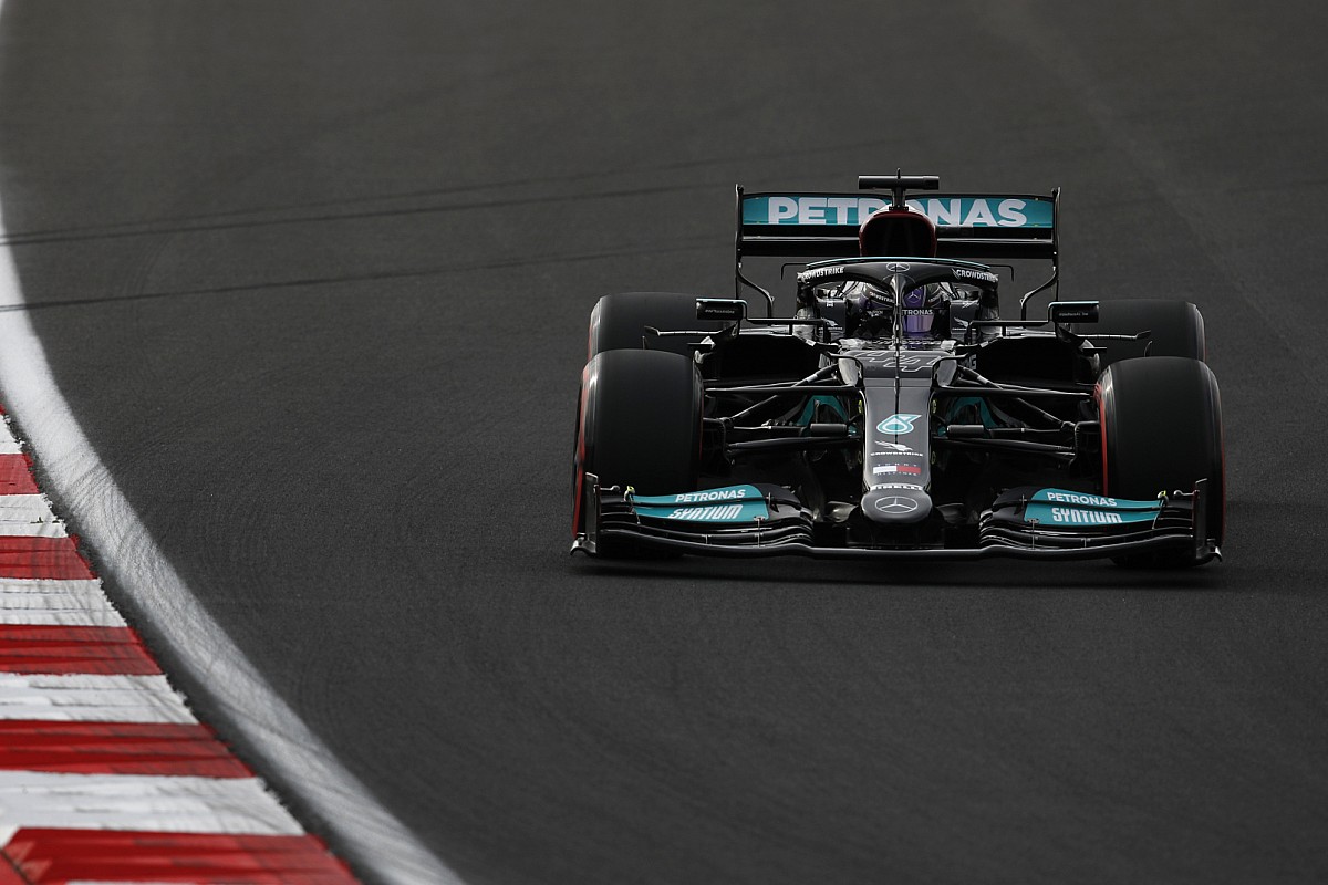 Experimental Mercedes F1 front wing hints at final update push