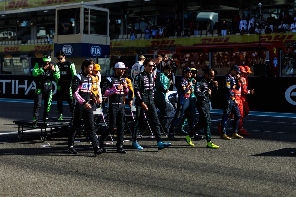 震源地はやはりレッドブルか……角田裕毅の将来はどうなる？｜2026年に向けたF1移籍市場の動きを読み解く