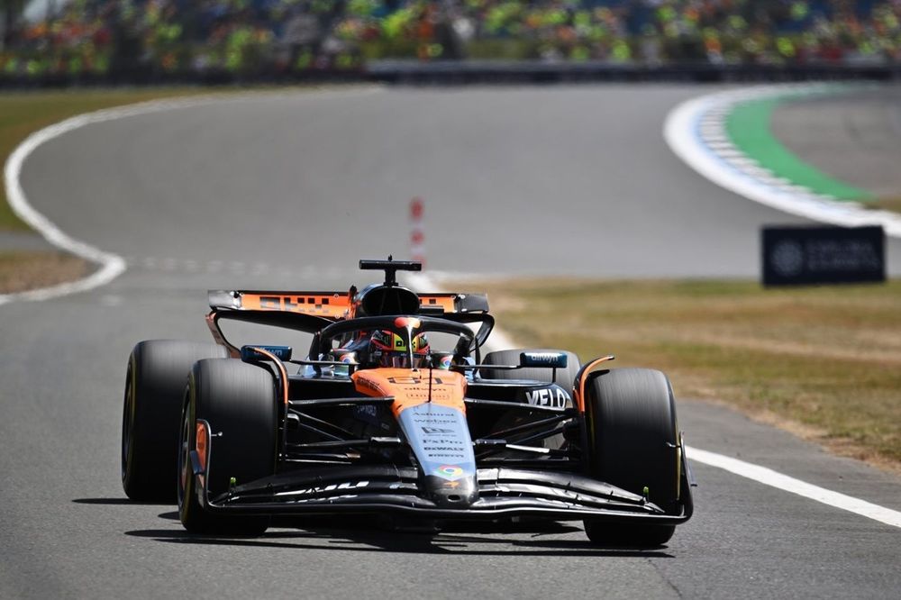 Norris y Piastri esperan más de McLaren tras ver a Ferrari "en la lucha"
