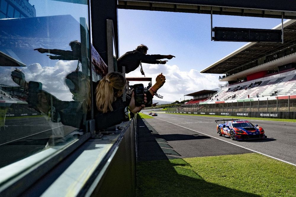 Ferrari Challenge | Mugello, Gara 2: Hirsiger vince il Trofeo Pirelli ...