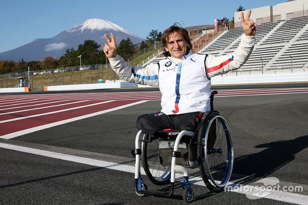 La moglie di Zanardi: "Passi avanti e indietro"