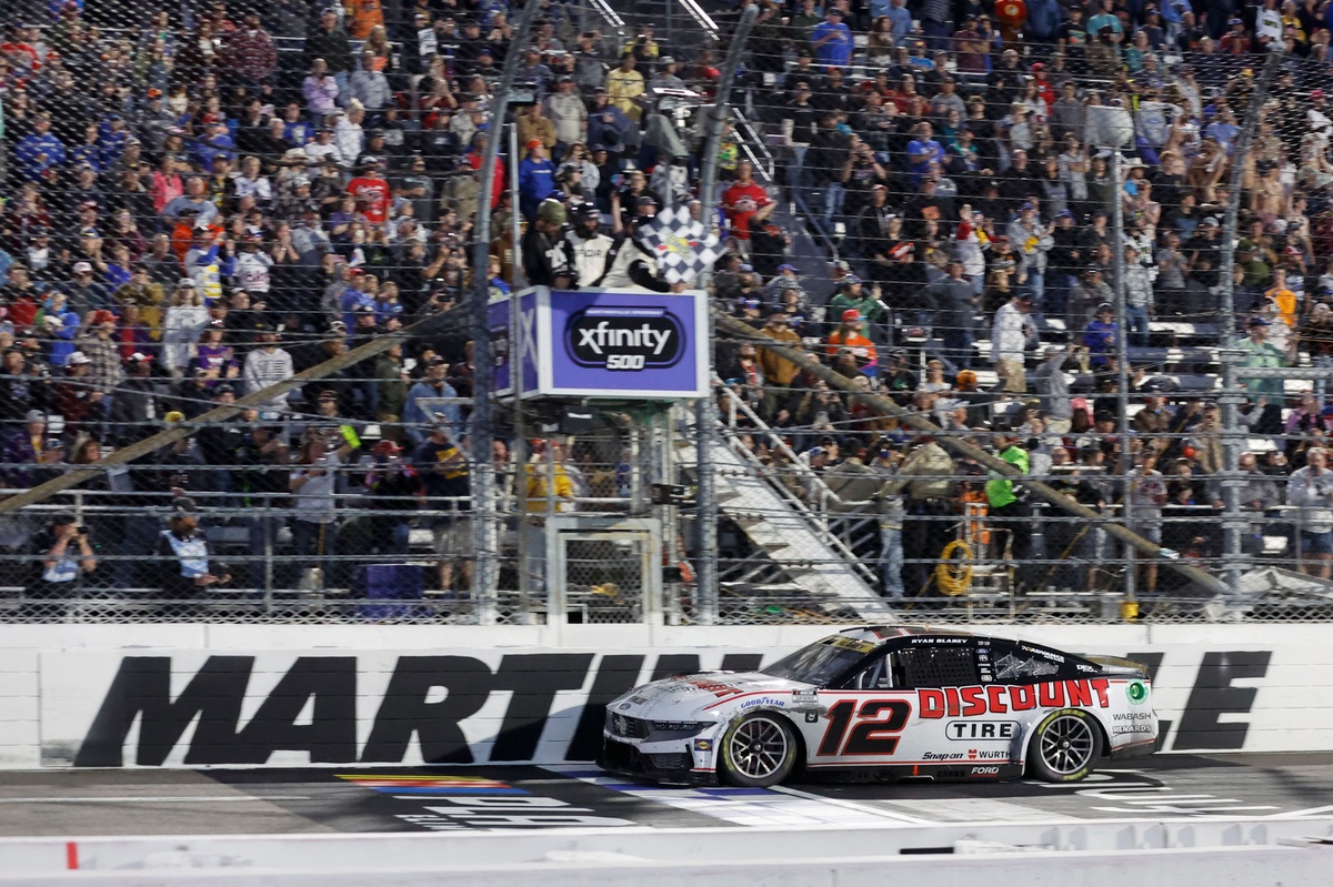 NASCAR Cup Martinsville: Blaney wins for Championship…
