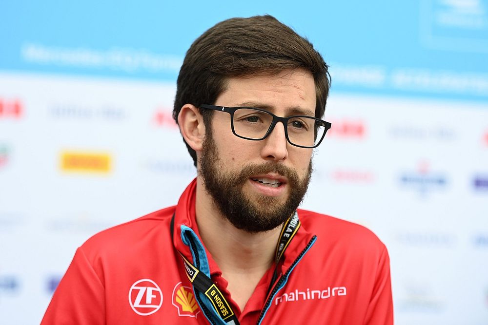Alexander Sims "a little bit lost" with Mahindra Formula E car
