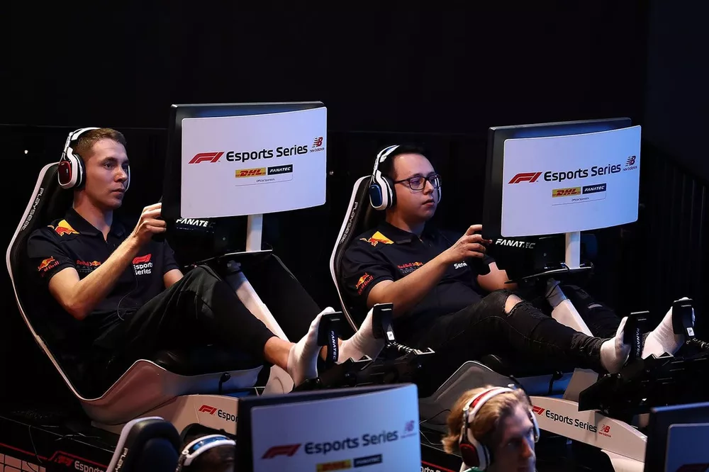 F1 extends Fanatec partnership with new sim racing products and Fan ...