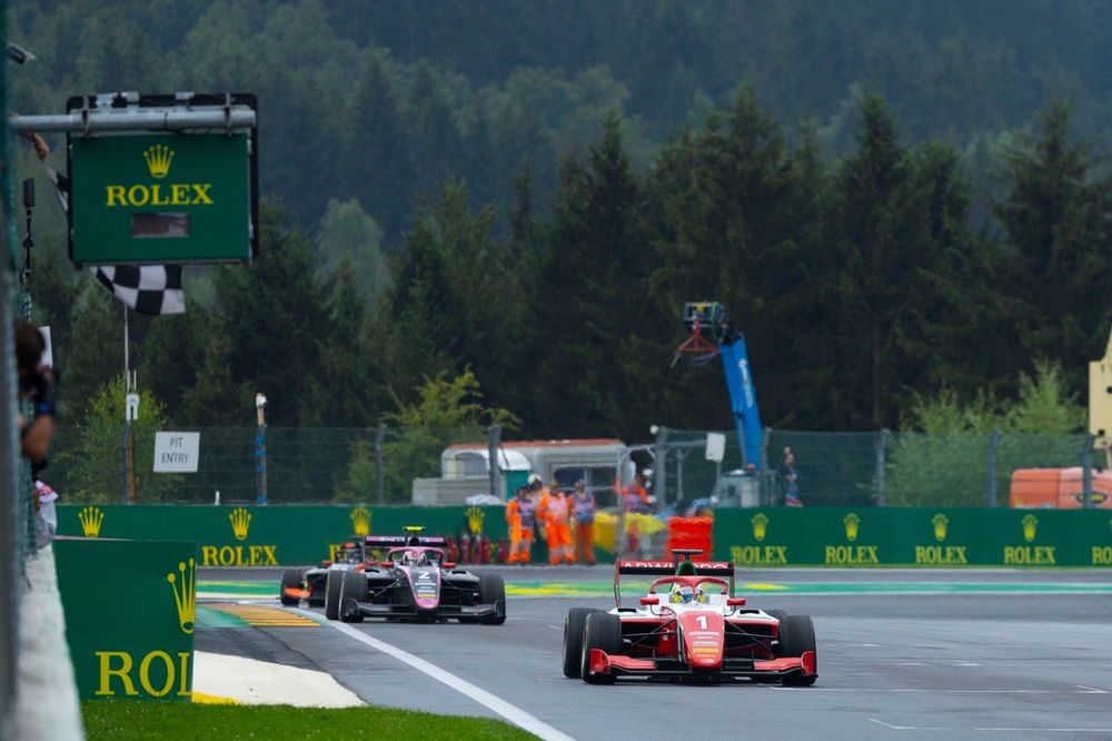 F3 Belgium: Beganovic wins sprint to keep title chase alive