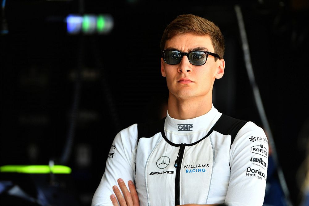 Russell: én a versenyzésre születtem, nem a kamerák elé