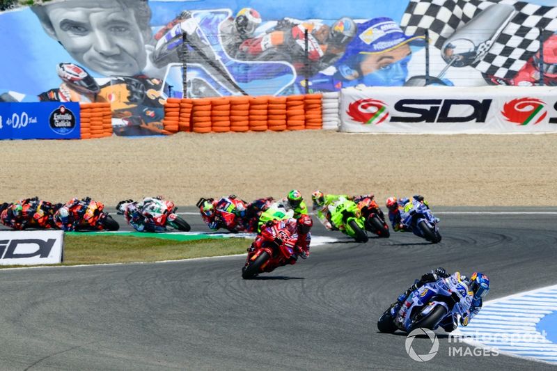 Quartararo a tout fait pour rester devant Márquez, au point de chuter