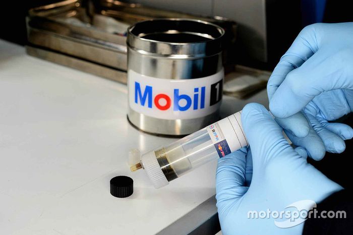 Red Bull: prolungato l'accordo con ExxonMobil