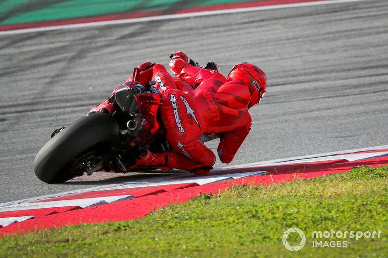 Las fotos del test de MotoGP en Barcelona: Márquez de rojo Ducati ...