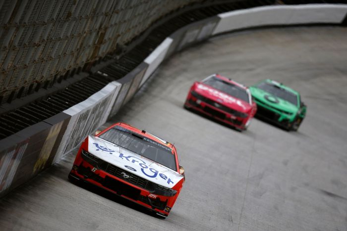 Alex Bowman beats Ricky Stenhouse Jr. to NASCAR Cup pole at Bristol