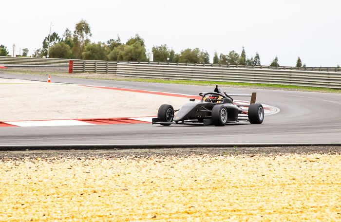 Fotos: el TC Racing de Courtois y Merhi ya ha completado sus primeros test