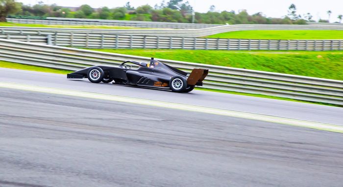 Fotos El Tc Racing De Courtois Y Merhi Ya Ha Completado Sus Primeros Test