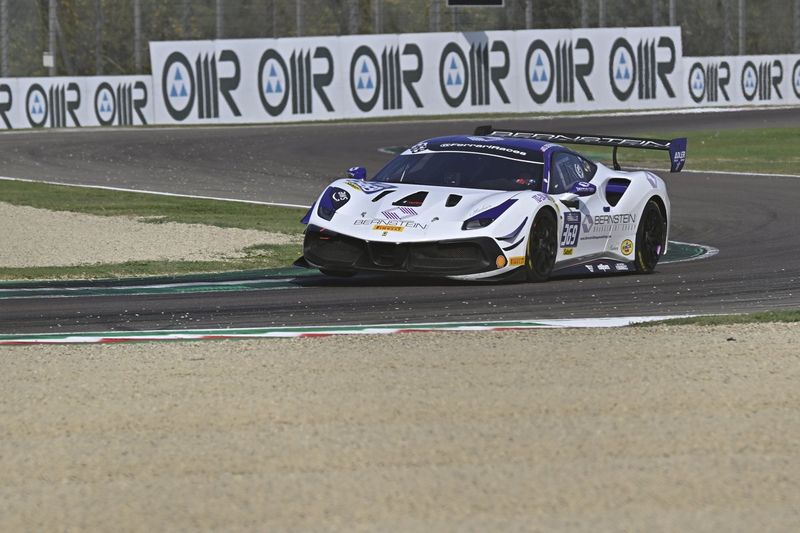 Photo Gallery Ferrari Challenge | The Friday brawl in Imola