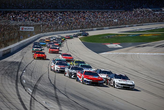 Kasey Kahne admits he misses NASCAR, gives update on future plans